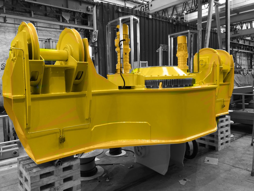 LIFTING BEAM 160 TN. ROTATING SPREADER. - Alarlifting